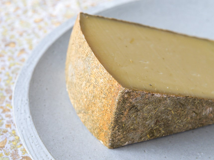 Calderwood Cheese - A Behind The Scenes Tour of the Making of a Saxelb ...